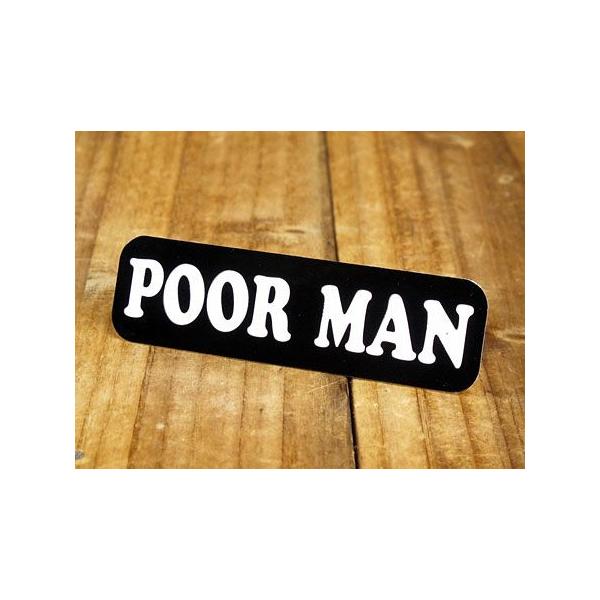 ヘルメットに最適なステッカーです。ザッと作られた感じのシンプルなステッカーですがアメリカではヘルメットステッカーとして人気なヤツです。ヘルメットのように湾曲した場所に貼り易い横長のシルエットです。ダーティー＆ブラックなワードがヤンチャなバイ...