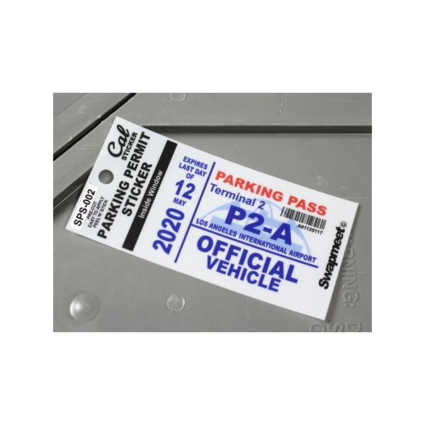 パーキングパーミットステッカーになります。アメリカの駐車許可証をイメージしたパロディステッカーです。ロサンゼルス国際空港をイメージしたCOOLデザイン♪ガラスの内側から貼り付ける裏貼りタイプになっています。ゲルタイプなので何度も貼って剥がせ...