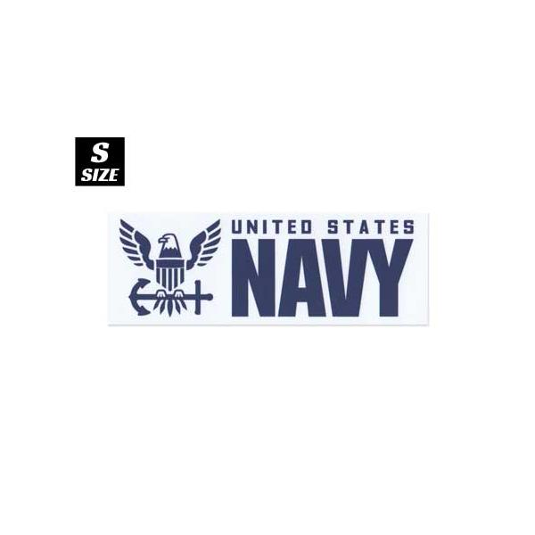 ミリタリーステッカーになります。ミリタリー界の中でもダントツ人気のアメリカ軍。映画やドラマ、ゲームなど様々なシーンで大活躍してますね♪コチラはアメリカ海軍（USネイビー）のバンパーステッカー。シンプルにまとめられたミリタリーファン必見のデザ...
