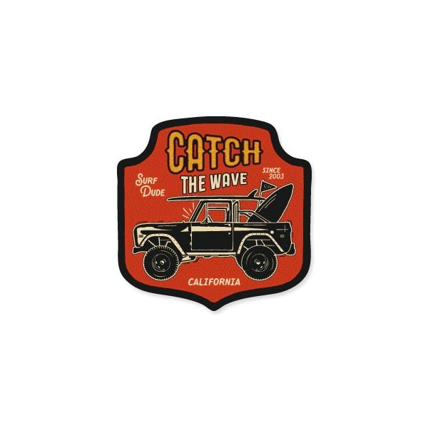 アメリカンなアウトドア＆キャンプステッカーです。大自然に囲まれ癒しに浸る最高のひと時、アウトドア。最近ではソロキャンプに加え、おうちキャンプ、車中泊など形態は様々に進化！不便を楽しみ、新たに買ったギアを試してみる！なんて面白いですよね♪そん...