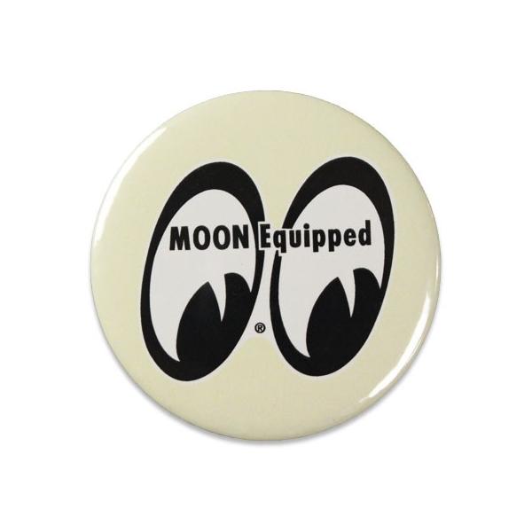 ムーンアイズのマグネットです。アメリカ生まれアメリカ育ち、ホットロッドカルチャーの伝道師、ムーンアイズ。飾って使える缶バッチのようなマグネットです。デザインはムーンイクイップドのアイシェイプ。キャビネットやツールボックス、冷蔵庫などオシャレ...