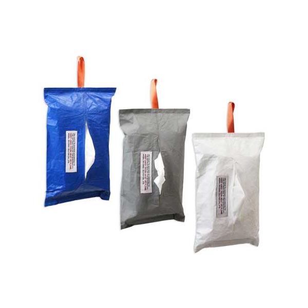 ダルトンのティッシュケースカバーになります。洗練されたデザインでインテリア雑貨から小物まで幅広いラインナップを誇るDULTON。壁掛けできる便利なティッシュカバーです。シワの入った古い紙のような素材がチープでユニークでしょう♪レタリングパッ...