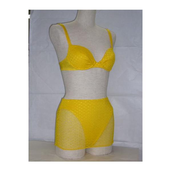 ビーチに映えるインポートビーチウェア。蒼い海に負けないくらい鮮やかなイエロービキニ。この夏をインポートビーチウェアで満喫して下さい。※送料２００円！！ゆうパケット対応可能商品です。