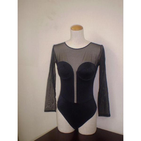 胸元、背中の開き具合が素敵なスペイン製のボディースーツ（長袖）です。ボディラインを美しく。バストサポート、ヒップアップ、ウエスト引締め、ボディラインをメイク。