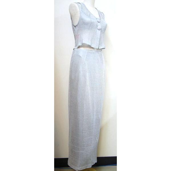 シルバーラメのきれいなブラジャー・ショーツ・トップス・スカートの４点セット。4点セットでつかっても、ブラ・ショーツのみで着用してもかわいいです。スカートのスリットの深さも素敵です♪