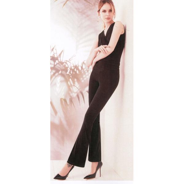 足元に輝くワンポイント。パンツスタイルには足元から少し見せて、スカートスタイルにはしっかり見せて。どちらにもおしゃれ感の高いインポートタトゥーソックスです。