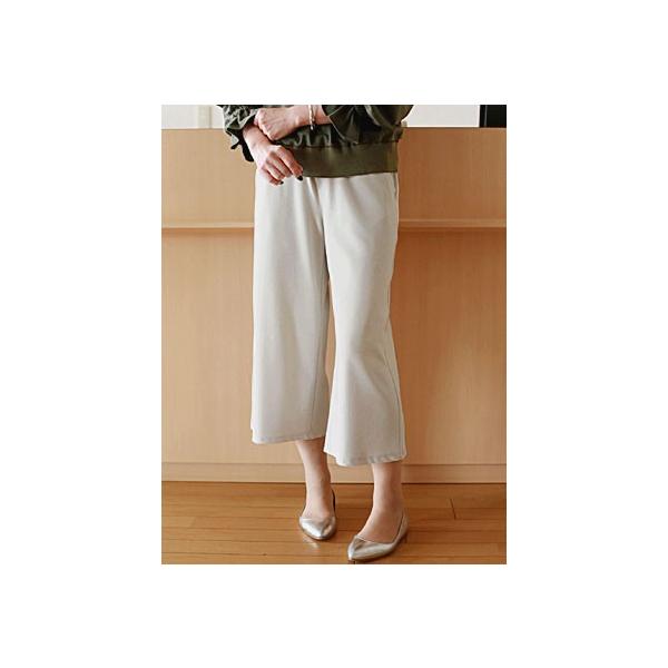 とびっきりのストレッチ性を伴った柔らかカルゼ素材は「ゆったりなのに華奢見せ」を作ってくれるシルエットも標準装備。そして、自宅で洗える手軽さと気持ちまで暖かくしてくれそうなウォーム感もポイントです。【着用スタッフのリアルボイス】伸縮性も一般的...