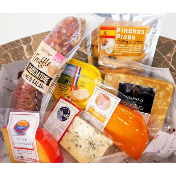 ※クール便に発送いたします。 ビールやワインのおつまみにおすすめです。  ビールやワイン、whiskeyのおつまみにおすすめです。 ※色々な味を楽しめる約4-6人分が目安です。 箱サイズW265×H55×D160mm 内容はナチュラルチーズ...