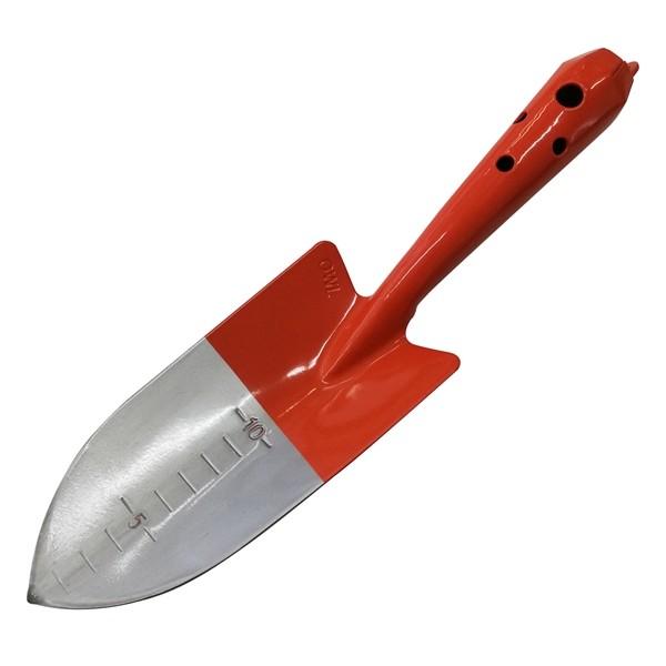 花壇・プランターなどのお庭のお手入れに。【商品特長】■オールスチール製のカラー移植コテ。■球根の植え付け深さが解る目盛付。■握り部の裏面に補強板を入れているので丈夫です。■収納に便利な吊金具付きです。【用途】■花壇・プランターなどの土入れ、...