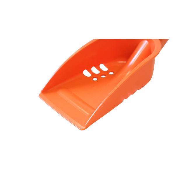 【キャッチ・特長】アルミパイプ柄を採用し、狭い場所にも便利な押して使用するタイプの丈夫なポリカーボネート製溝さらえ。頭部は衝撃に強いポリカーボネートを採用。柄部にアルミパイプを採用し軽量化を実現。グリップ部にエラストマー樹脂を採用しフィット...