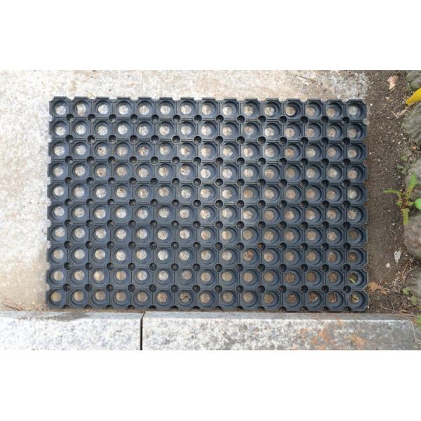 穴あきラバーマット 天然ゴム すべり止め スリップ防止 転倒防止 靴底クリーナー  靴の汚れ落とし 泥はね防止 滑り止め 駐車場 玄関 芝生 庭 雪道 あぜ道 雨 安全対策