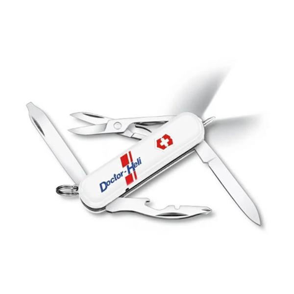 【商品情報】●マルチツール【商品仕様】●機能：1. スモールブレード（小刃） 2. つめやすり 3. マイナスドライバー（小）3mm 4. はさみ 5. キーリング 6. ボールペン（ブルー） 7. ライト（LED発光ダイオード） 8. せ...