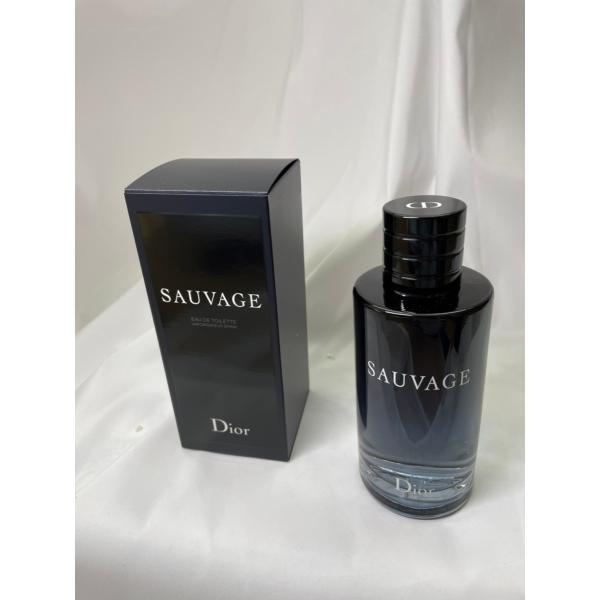 【並行輸入品】【送料無料】クリスチャンディオール・ソヴァージュ オードトワレ 200ml※営業日13時までのご注文で当日発送。※金曜日の13時以降及び土日祝日の購入の場合は次の営業日の発送です。※営業日：月・火・水・木・金（祝日を除く。）※...