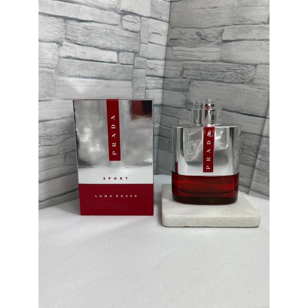 【並行輸入品】PRADA プラダ ルナロッサ スポーツ 100ml【送料無料】【決算特価】※営業日13時までのご注文で当日発送。※金曜日の13時以降及び土日祝日の購入の場合は次の営業日の発送です。※営業日：月・火・水・木・金（祝日を除く。）...