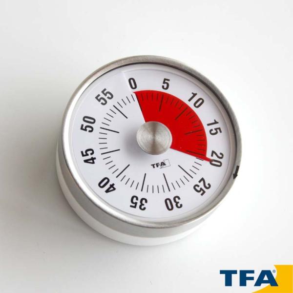 ドイツの老舗メーカー、TFA DOSTMANNのアナログキッチンタイマー。余計な装飾を排除した、シンプルで機能的なタイマーです。電池を使用しない機械巻き上げ式で、測定可能時間は最大60分です。使用の際には、一旦60分の位置まで完全に巻き上げ...