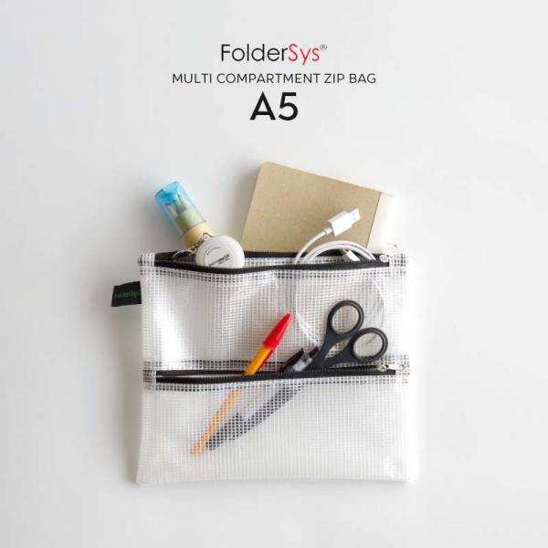 〈FolderSys|フォルダーシス〉は、環境に配慮した最新素材を使用して、さまざまなバリエーションの製品を生み出しているドイツのオーガナイザーブランド。表面に3つ、裏側全面には大きなポケットが1つ。4つの区画で収納可能なジップバッグは、バ...