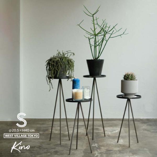 3本脚デザインで脚の広がりが狭く、限られたスペースでも場所を選ばず設置が可能なアイアンスタンド。頑丈なアイアン素材を使用し、素材感がいきるクリア塗装のみで仕上げました。観葉植物やマルチタンドとして使えば、お部屋にスタイリッシュなアクセントを...