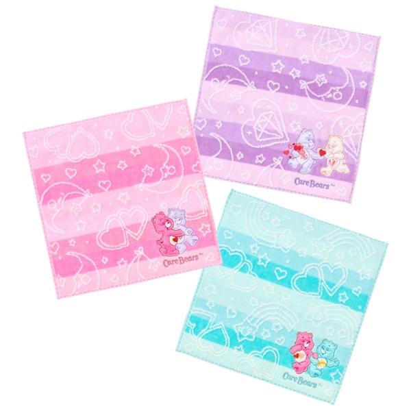 PLAZA限定！「Care Bears(TM)(ケアベア(TM))」のかわいいアップリケとそれぞれのシンボルマークがデザインされたミニタオルです。使いやすいサイズ感で、毎日の通学や通勤、お出かけ時にもぴったりなアイテムです。【サイズ】約 W...