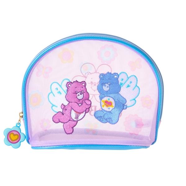 世界中で愛されるキャラクター「Care Bears(TM)(ケアベア(TM))」とコラボレーションしたPLAZA限定アイテム！ふわふわの羽をまとった「エンジェルケアベア」がかわいいスペシャルデザインで登場です。丸みのあるポーチで、ジップがサ...