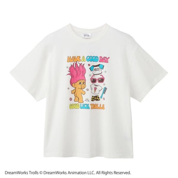 PLAZA限定！北欧の伝承から生まれたラッキーチャーム、「TROLLS(トロールズ)」を主役にした遊び心あふれる1枚。フロントには、逆立った鮮やかなピンクヘアがトレードマークのトロールと、サングラスやTシャツなどの着せ替えアイテムをデザイン...