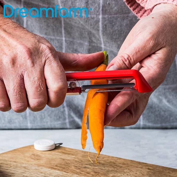 シャープナー機能付きで切れ味が長持ちする、コンパクトな縦型ピーラーです。刃先を削るのではなく尖った状態に整えることで、本来の鋭い切れ味をキープ。日本製の刃を採用しているので、抜群の切れ味を実現します。収納や持ち運びに便利なコンパクトサイズで...