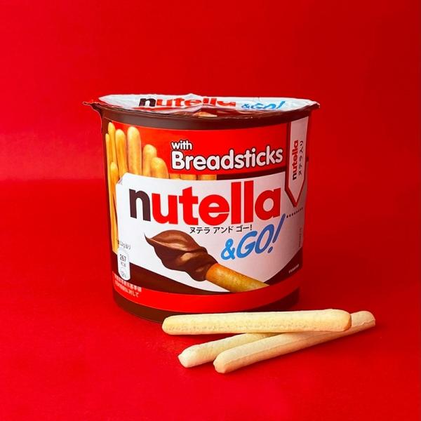 ヘーゼルナッツペーストをベースにしたココア入りスプレッド「nutella(ヌテラ)」とクラッカーが一緒に入ったお菓子が入荷しました！サクサクした食感のスティックタイプのクラッカーとヌテラの甘くて香ばしい風味のハーモニーを手軽に楽しめます！お...