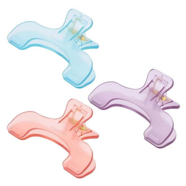 見たいページを開いてキープできるウカンムリクリップです。ウカンムリの形が書籍やノートの中央部分を避けて留められます。厚めの教科書や参考書も留められ、ページの開き癖がつきにくいのもポイント。軽い力で大きく開くので、お子様のおけいこや勉強時にも...