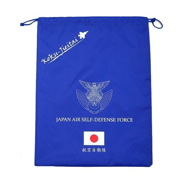 ポリエステル巾着袋 航空自衛隊です。中央に航空自衛隊のシンボルマークと「JAPAN AIR SELF-DEFENSE FORCE」の文字、下部に日の丸と「航空自衛隊」の文字、左上に「Koku-Jieitai」の文字と飛行機シンボルを採用、航...