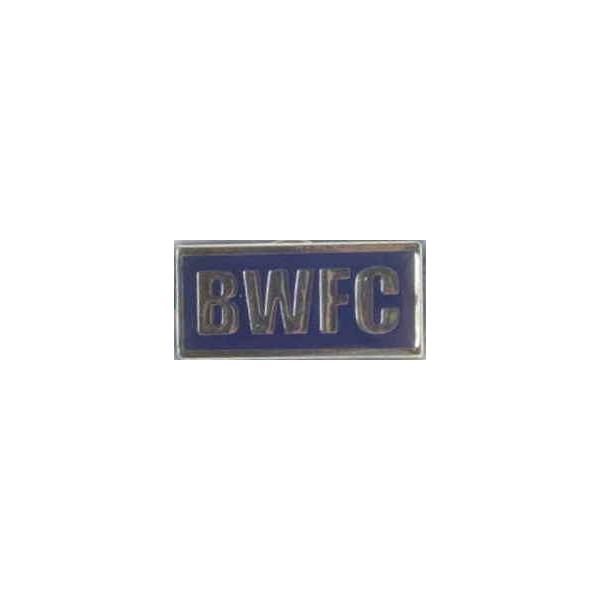 BWFCと書かれた四角形のピンバッジです。サイズ 縦1cm、横2.5cm