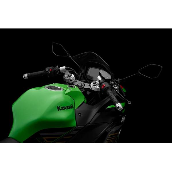メーカー名：バイカーズメーカー品番：K0461-SLVバイカーズとは、タイ王国でアルミビレットパーツを製造するアクセサリーメーカーです。独創的なデザインと美しいカラー配色を重視し、品質はタイブランドの中でもトップクラス。豊富なカラーバリエー...