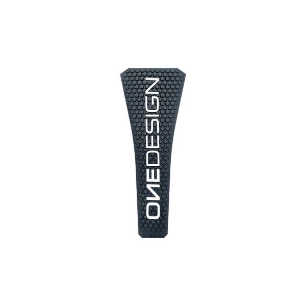 メーカー名：ワンデザインメーカー品番：HDR11シンプルなデザインのタンクパッド。高いグリップ力と衣類へのダメージ低減を両立させたONEDESIGN (ワンデザイン) のアイコニック製品HDRシリーズ。車種を選ばずご使用いただける汎用品です...