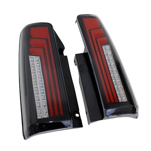 流れるウィンカー付きのテールランプです。カプラーオンで簡単取付！防水仕様ではありませんので防水加工が必要です。※ハイフラ防止抵抗を内蔵しておりますが、お車の装備や個体差で希にハイフラになる場合がございますのでその際は別途抵抗をご用意ください...