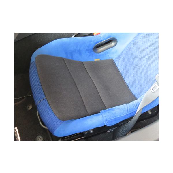 エスケレート　助手席用シートベルトリマインダーセンサー付きシートクッション*ファブリック　ブラック*２０２０年９月１日以降に製造された車両の助手席用商品です。●送料の基本料金は2,000円(税別)です。北海道、四国、九州は2,500円（税別...