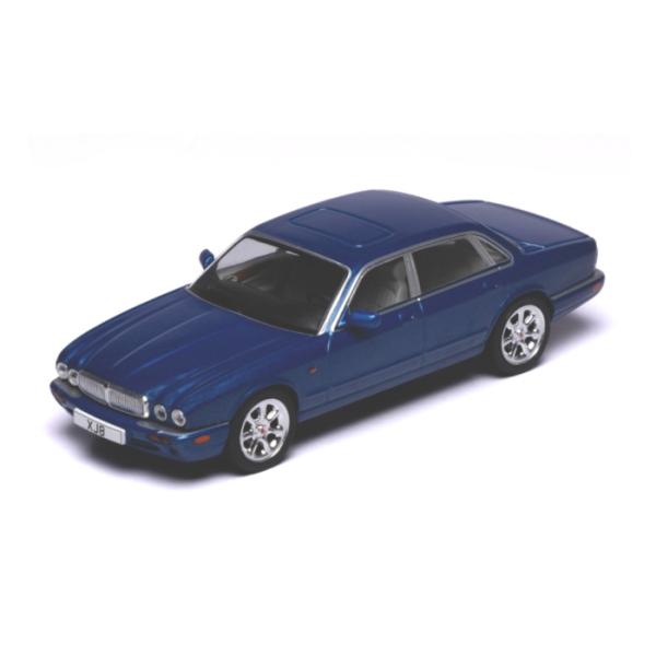 ・ブランド ： ixo・スケール ： 1/43・材質 ： ダイキャスト製・完成品・全長 ： 約 11.5cm●●● 在庫状況補足 ●●●「在庫あり」の商品は、1日3回（開店前、午後、閉店時）の定期在庫確認において、店舗在庫が確認できている商...