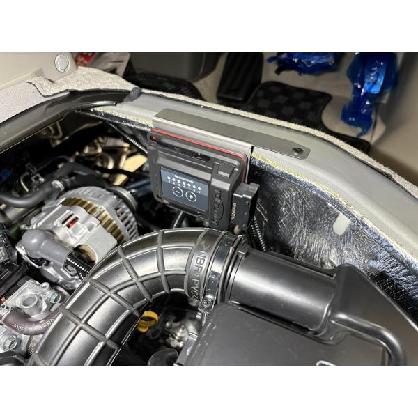 TDI-Tuningは純正ECUを書き換えることなく、制限されたエンジンのポテンシャルを引き出します。プラスラインオリジナル仕様は大径タイヤを装着したリフトアップ仕様に合わせたセッティングに変更し、加速や登坂に余裕を与えます。また、パワーア...