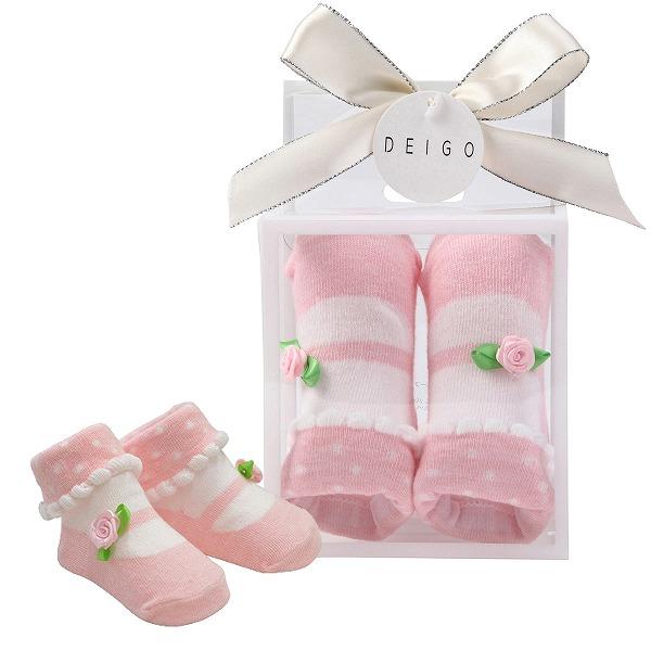 可愛いベビーの小さな小さなソックスです。抱っこされた足のつま先や、バギーからピョコンと飛び出したつま先がとってもキュートになっちゃいます。ソックスは日本製なので履き心地もとっても柔らかです。ソックスには柔らかくて脱げにくい「L字加工」がされ...