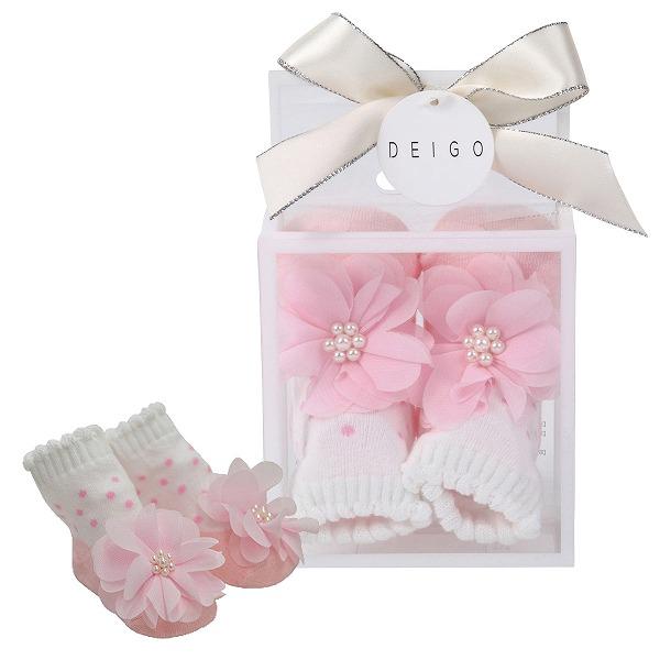 可愛いベビーの小さな小さなソックスです。抱っこされた足のつま先や、バギーからピョコンと飛び出したつま先がとってもキュートになっちゃいます。ソックスは日本製なので履き心地もとっても柔らかです。ソックスには柔らかくて脱げにくい「L字加工」がされ...