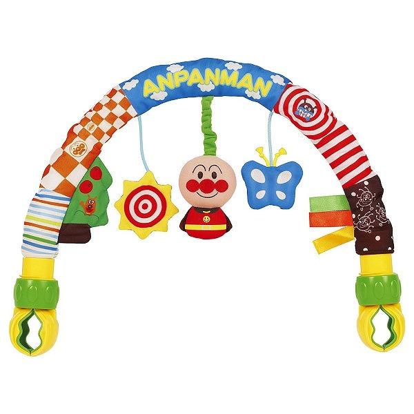 とにかくいろんなところにつけられる便利なジムメリー。便利なクリップで取り付けカンタン！　バウンサー、クーファンにも対応。最初はゆらゆらマスコットを見て遊ぶメリーとして。3ヶ月ごろになったらジムとして手遊びが楽しめます。布製で安心。・電池不要...