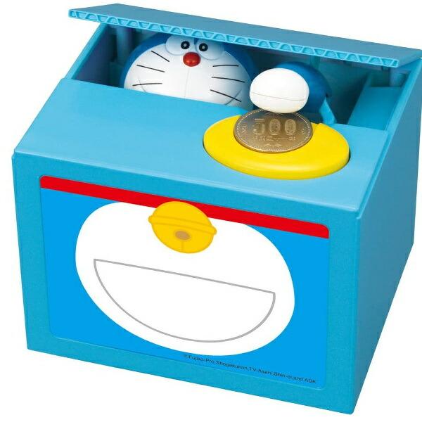 何度でも貯金したくなる、とっても可愛い癒し系貯金箱。アニメと同じドラえもんの声を本商品のために録りおろした。192通りの音声パターンが楽しめる。 ・パッケージサイズ　：W126×H102×D106(mm)・電池　：アルカリ単3電池×2本(別...
