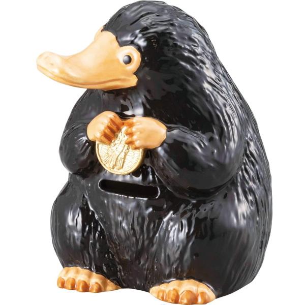 子どもから大人まで大人気のハリー・ポッターのキャラクター、ニフラー型の貯金箱です。・サイズ　：8×9×12cm・素材　:陶器・原産国　：中国・JANコード：4942423269700・コピーライト　：WIZARDING WORLD char...