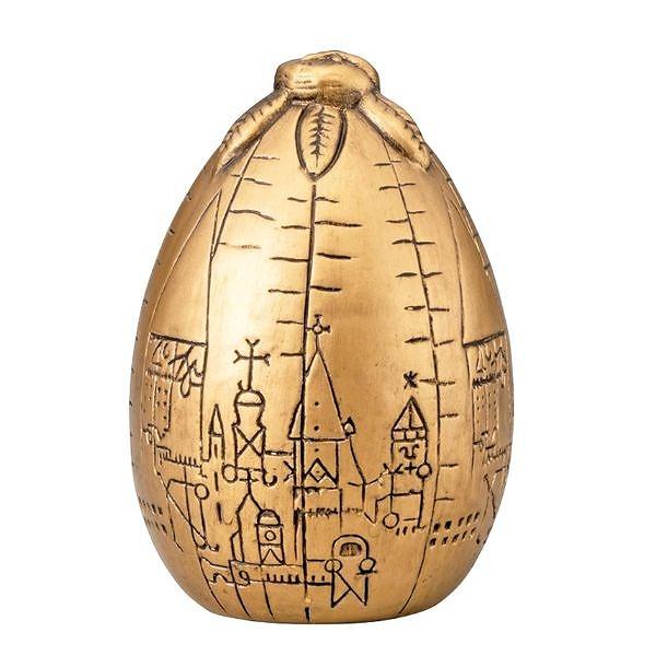 子どもから大人まで大人気のハリー・ポッターの金の卵が貯金箱になりました。繊細な模様が映画の小道具のようで置物にもおすすめです。・サイズ：約直径9.5x14cm・JANコード：4942423272830・コピーライト　：