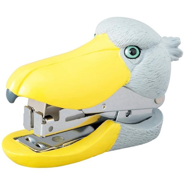 巷で人気の「ハシビロコウ」をご存知ですか？？動かない鳥として人気の鳥なんです♪そんな不思議な魅力のあるハシビロコウをステープラーにしちゃいました♪サイズ：W3cm×L7cm×H4cm材　質：レジン・スチール生産国：中国・JANコード：494...