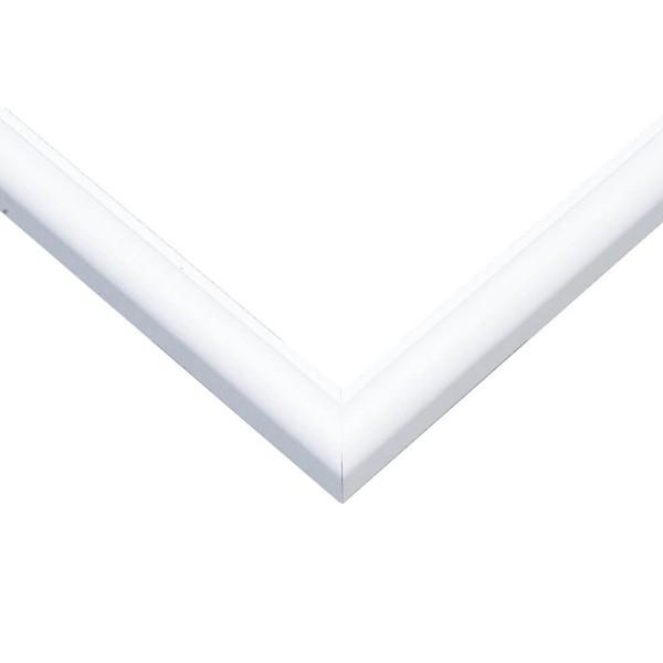 ●強度も抜群！安全確実な四辺固定式フレーム構造。●フレームは曲線を活かした、好評のビバリーオリジナルハイグレードシェイプ。●ベーシックなフレームデザインで、ポスター・写真・賞状等にご利用できます。●クリアーカバーはUVカット対応で紫外線から...