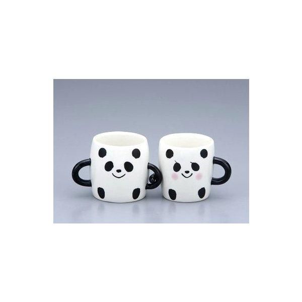可愛いパンダのペアマグカップ。モーニングコーヒーや午後のティータイムにピッタリ！大切な人と一緒にゆったり過ごしてみては？・パッケージサイズ　：120×80×80、女の子 110×75×80