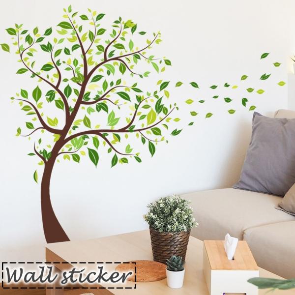 シール式のウォールステッカーです。ナチュラル＆おしゃれな木のデザインです♪お部屋の模様替えやイメージチェンジに◎【サイズについて】画像をご参照ください。【素材について】PVC【カラーについて】生産ロットにより柄の出方や色の濃淡が異なる場合が...