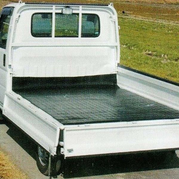 軽トラックの荷台に敷設し、荷台・積荷を保護する弾力性・耐摩耗性・耐衝撃性に優れたゴムマットです。軽トラック荷台の積載物や荷台の保護、防音効果、荷崩れ防止に最適です。荷台サイズに合わない場合は切断してご使用ください。・片面凸付・寸法(約):厚...