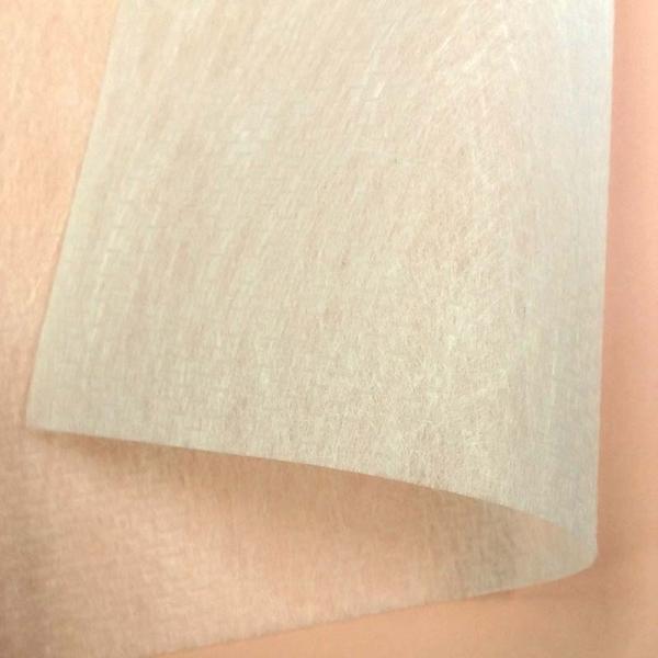 ポリエステル１００％で、強度にすぐれ、縮みもありません。旭化成のエルタスを使用しているので、目付が均一でムラがありません。遮光率48%