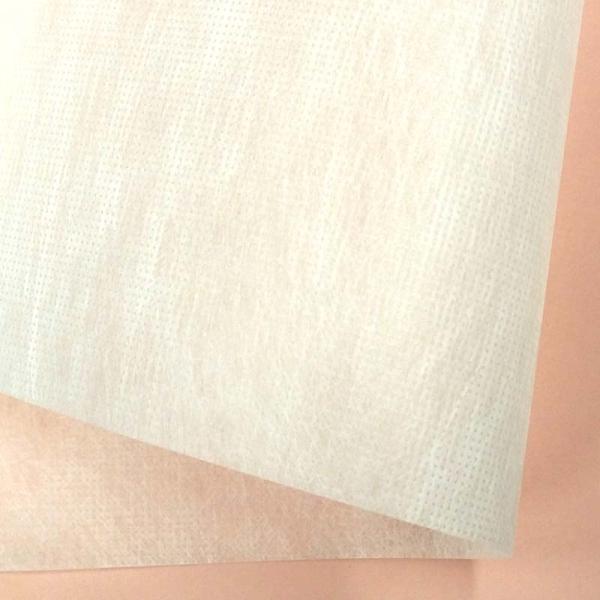 ポリエステル１００％で、強度にすぐれ、縮みもありません。旭化成のエルタスを使用しているので、目付が均一でムラがありません。遮光率49%