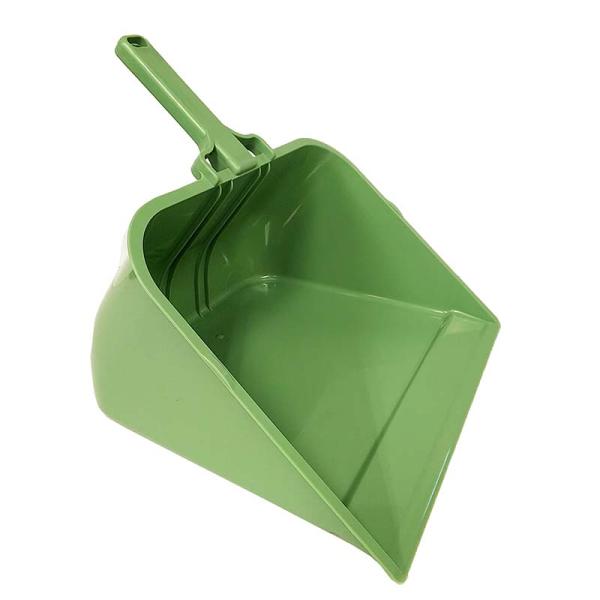 間口が広く奥行きもタップリの大型片手チリトリ。ゴミを「すくう」のにも適したサイズ感。