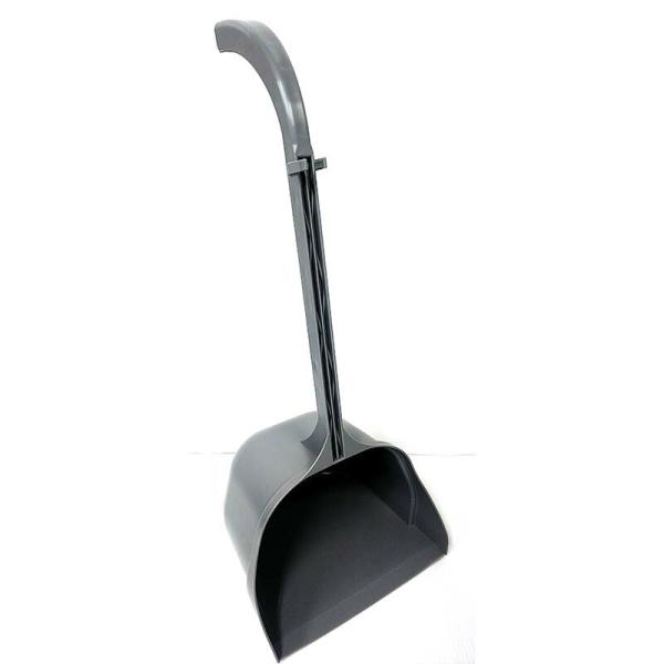 長い取っ手でかがまずにゴミを収集できます。かさばらないサイズ感とホーキホルダー付でコンパクトに収納できます。